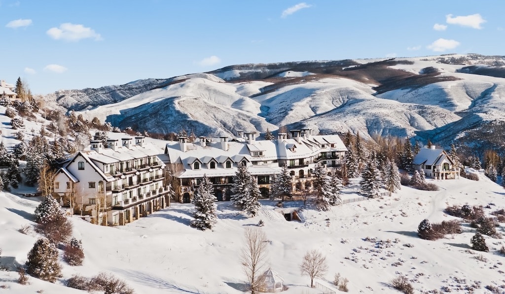 10 Best Luxury Rehab Centers in the U.S. (2026) - Detox Rehabs